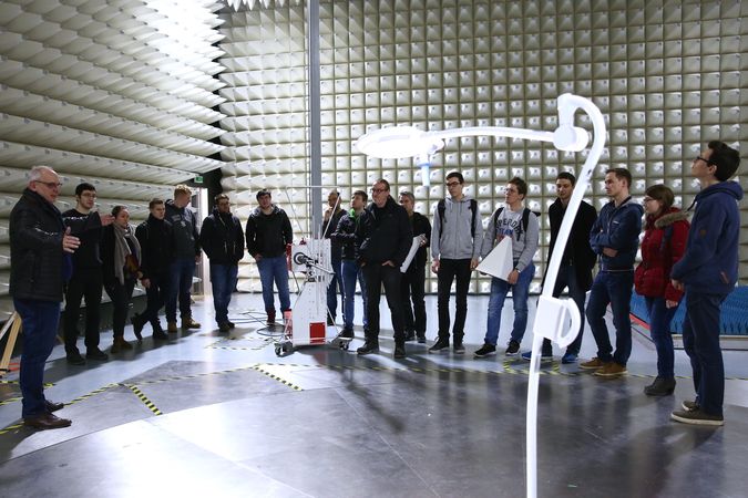 TU Wien-Studentinnen und -Studenten besuchten das TÜV AUSTRIA ...