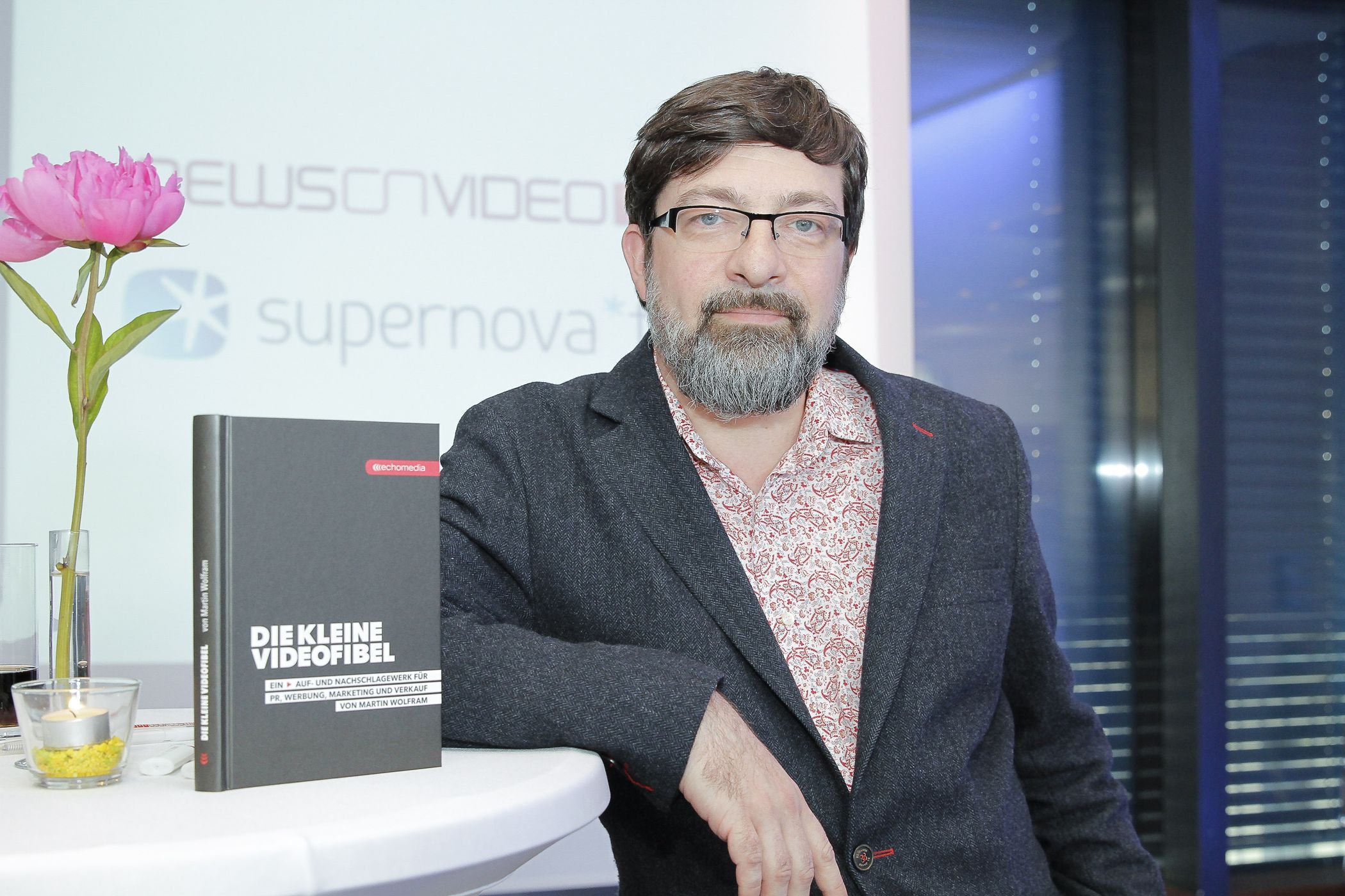 Ab sofort im Handel: "DIE KLEINE VIDEOFIBEL" von Martin Wolfram