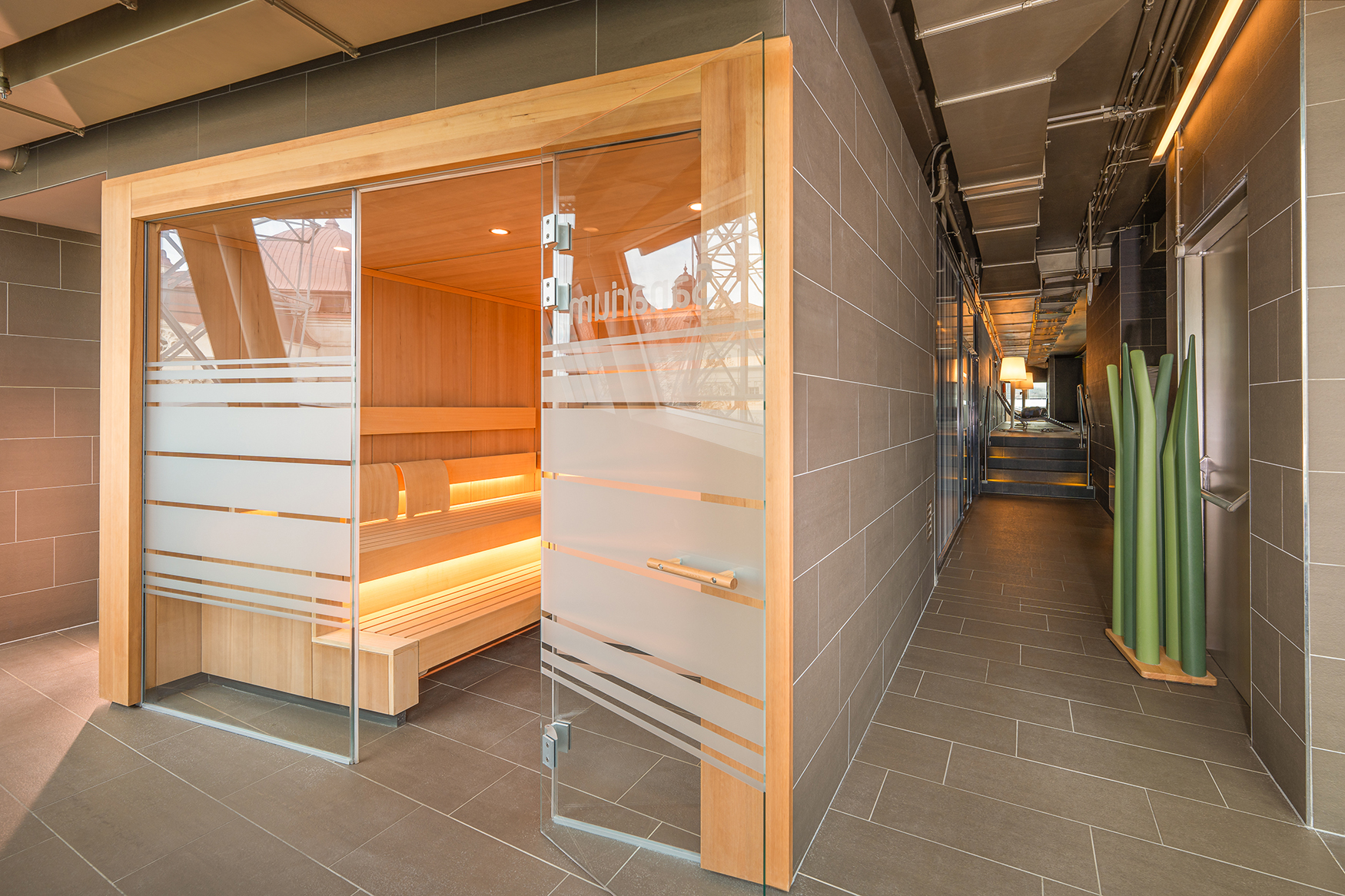 John Harris Fitnessstudio in Graz begeistert mit neuem Wellnessbereich ...